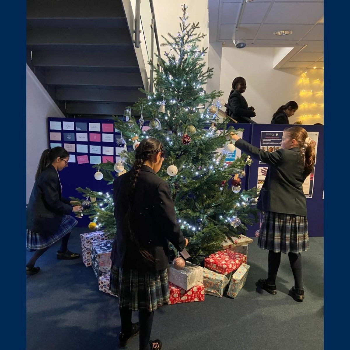Year 6 Students Celebrate Tree Decorating Event